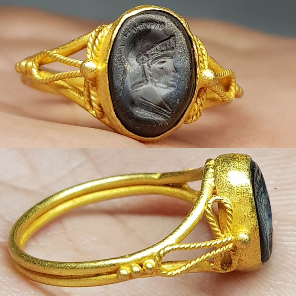 Islamic Gallery - Ancient Artifacts Collection