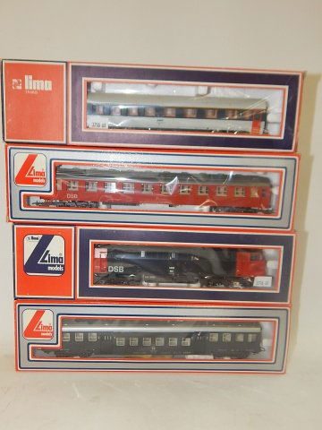 4 Lima Ho Scale Train Cars