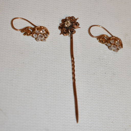 LOT (2) 14KT YELLOW GOLD/DIAMOND EARRINGS & STICK PIN (#0457) on Feb 05 ...