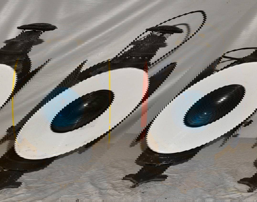 Lot (2) Vintage Railroad Switch Lanterns, 19/20th C. Auction