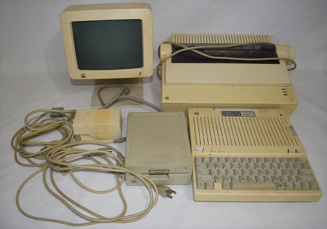 Apple Computer Model #g090h, Serial #t006024 Auction