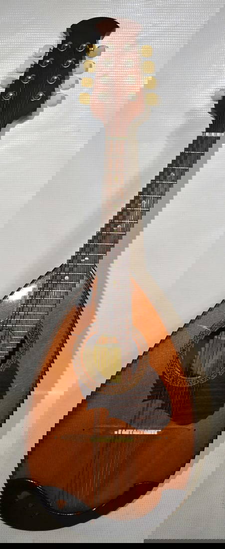 Suzuki Mellon Back Mandolin Model 210, 20th C. Auction