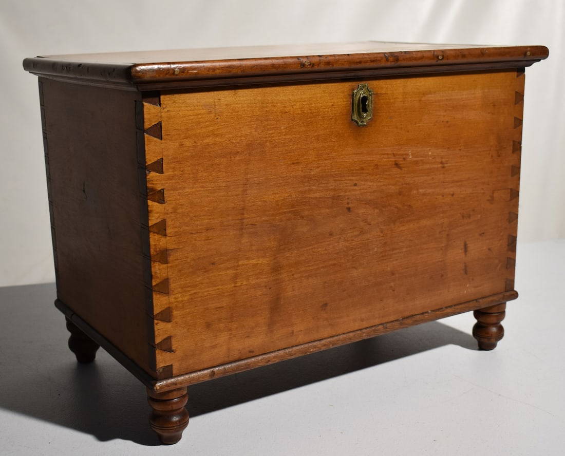 Diminutive Country Pine Sugar Chest With Dovetails 19thc. Auction
