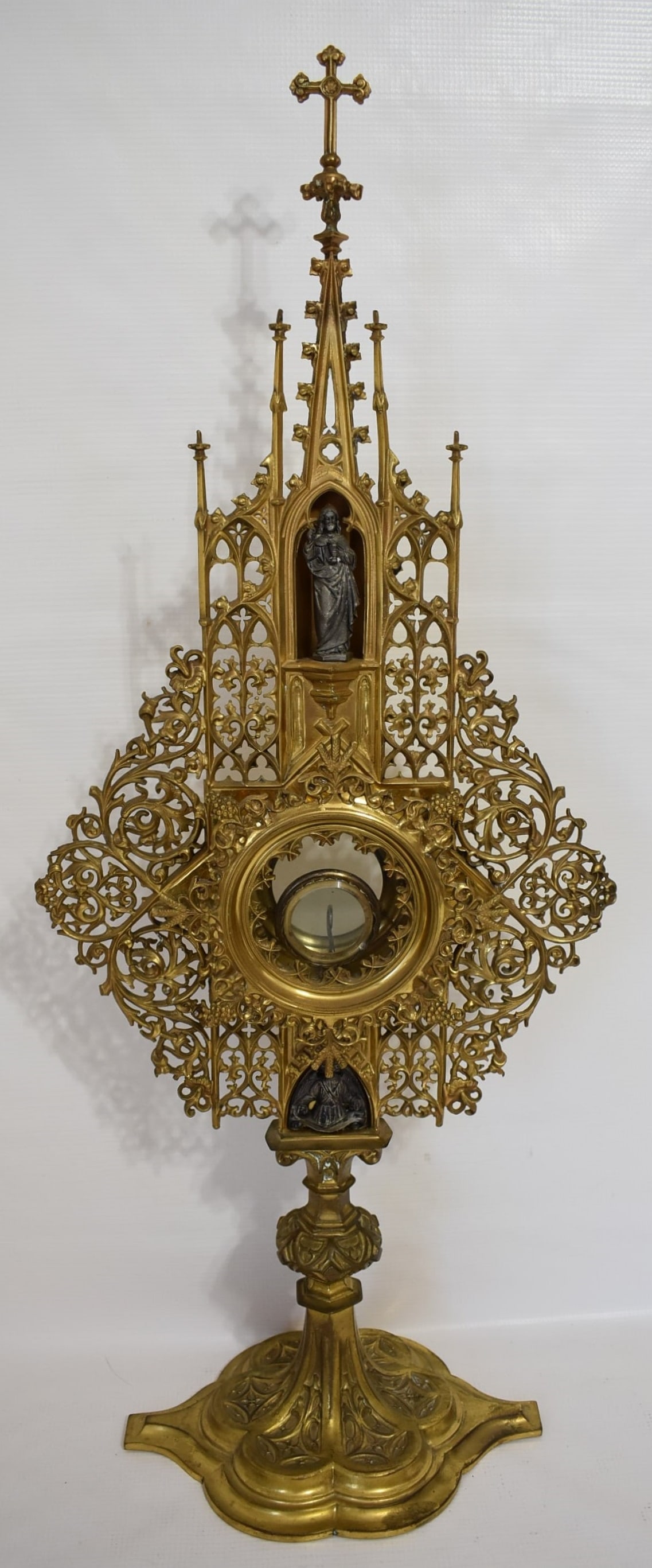 Antique Engraved Brass/bronze Monstrance W/cast Bronze - Jun 07, 2025 ...