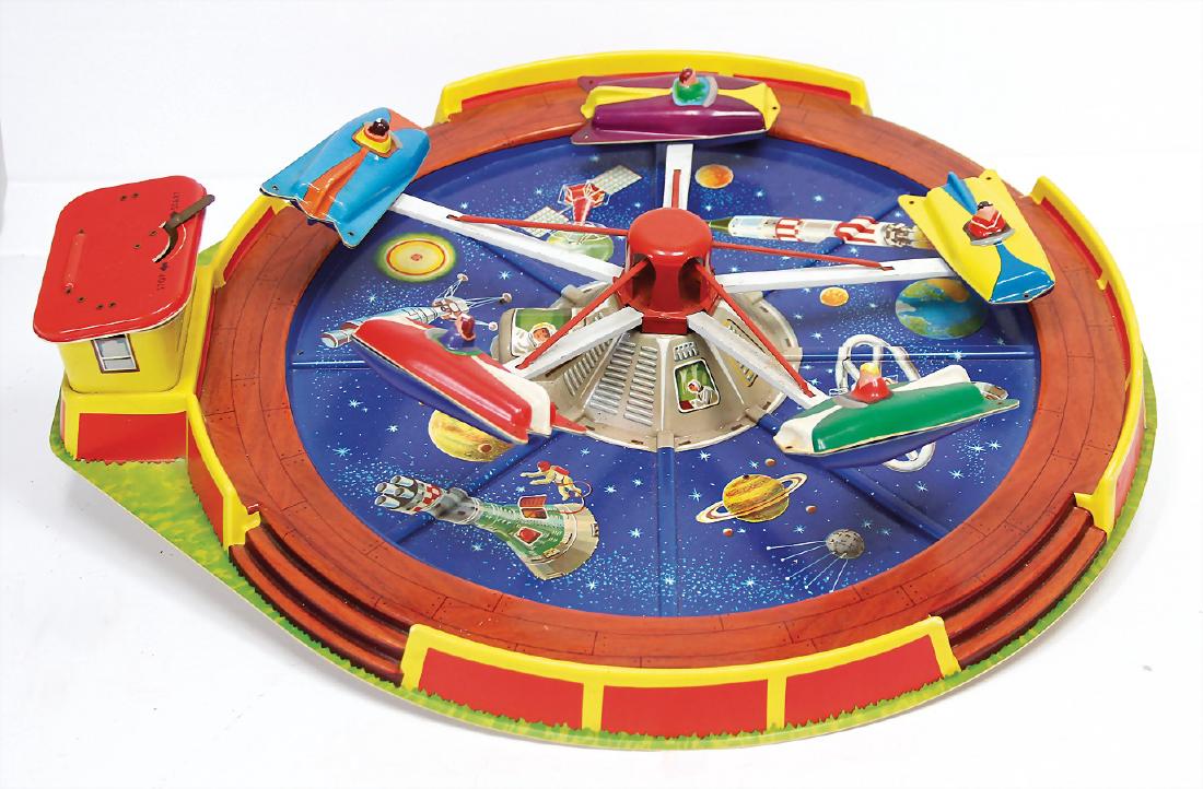 Space-roundabout, sheet metal and plastic parts, Made