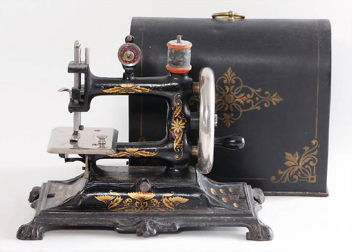 Müller Sewing Machine, No. 12, With Tin Cover, Flower