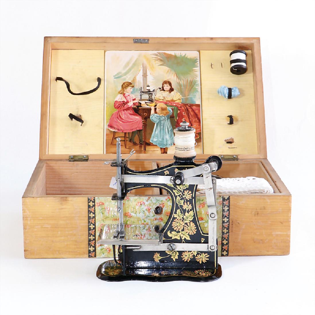 MüLLER sewing machine, No. 1, top feed, in original