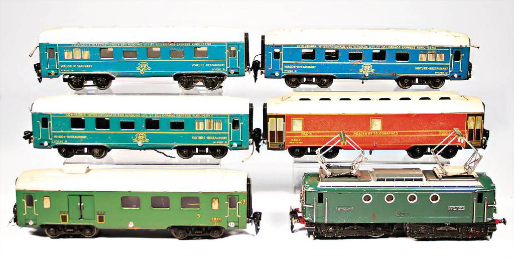 Train With 5 Carriages, Electric Locomotive, Collectors