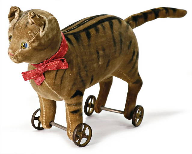 STEIFF cat, probably pre-button era, height: 14 cm, lenght without tail ...