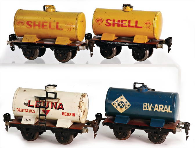 Märklin Gauge 0, 4 Tanker, Shell, Esso, B.v. Aral, Leuna Gasoline, Good ...