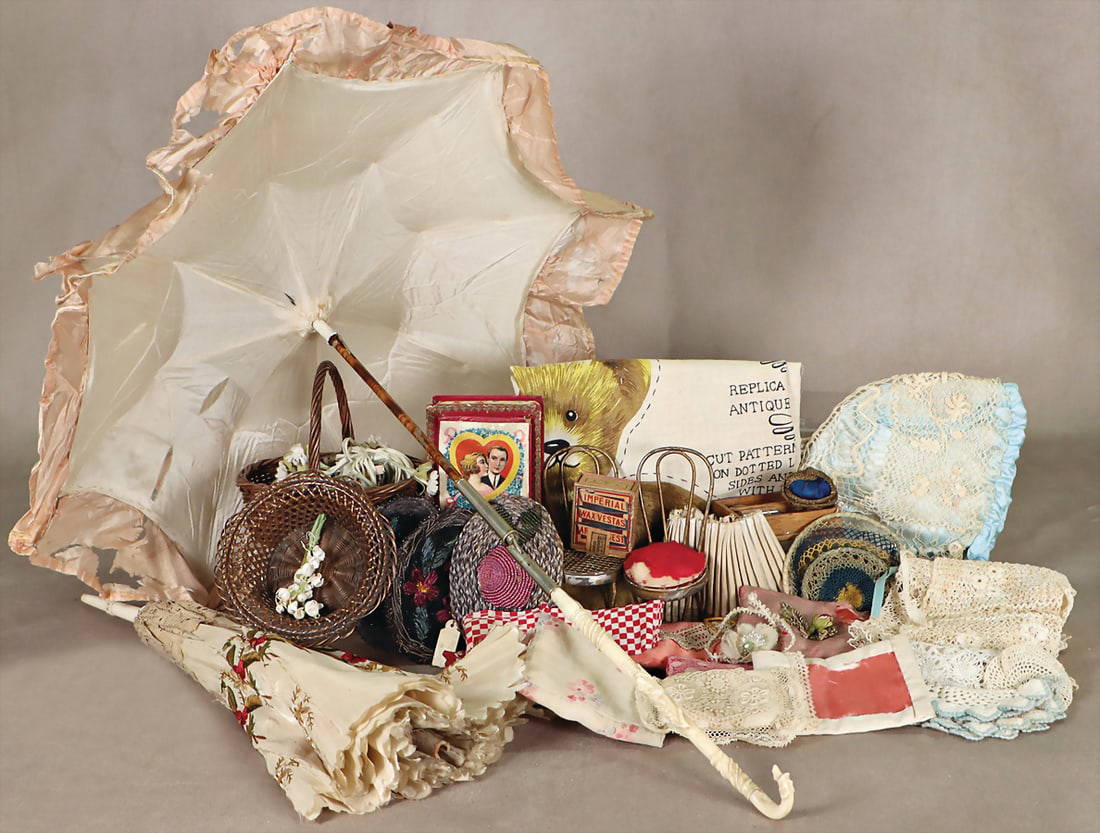 Lost Property Box, Doll Decorations, Clothing, Baskets, Accessories, 1 ...