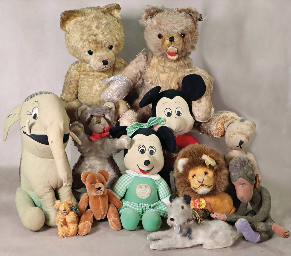 Lost Property Box, Stuffed Animals And Bears, Various Manufacturers ...