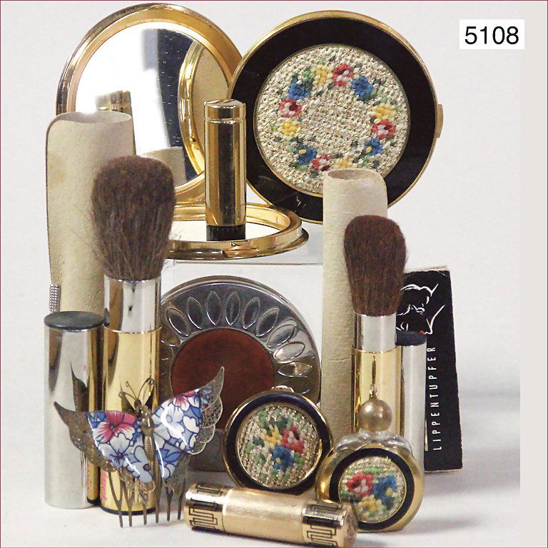 mixed lot of ladies' accessories, 2 powder compacts,