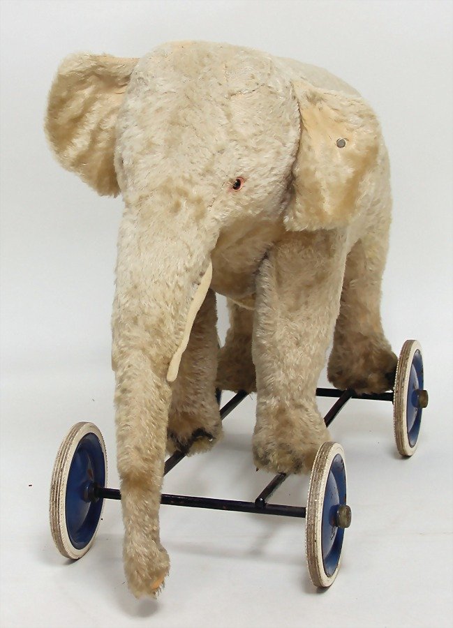 STEIFF elephant, on rubber-tired wheels, with button, - Feb 19, 2016 ...