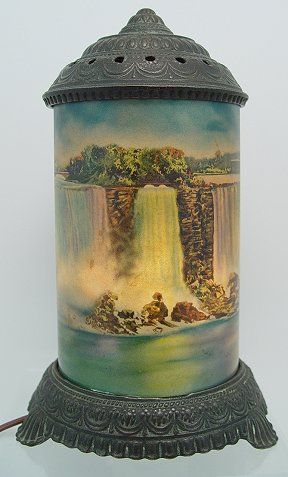 446: VINTAGE SCENE IN ACTION WATERFALL MOTION LAMP