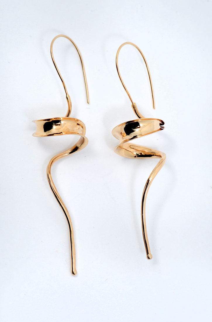 1970S PETER SMALL PEARL & 14K ANTICLASTIC EARRINGS