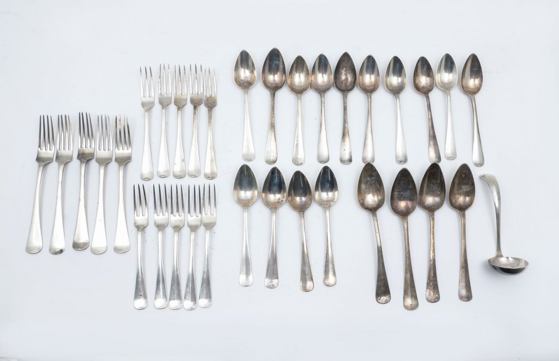 LARGE COLLECTION OF DUTCH SILVER FLATWARE