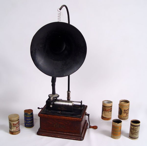 6: EDISON FIRESIDE MODEL B PHONOGRAPH WITH HORN