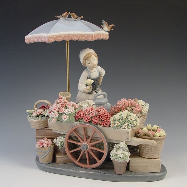 636: LLADRO ''FLOWERS OF THE SEASON'' #1454