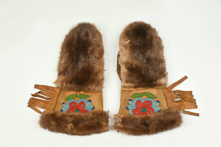 Inuit River Otter Beaded Gloves