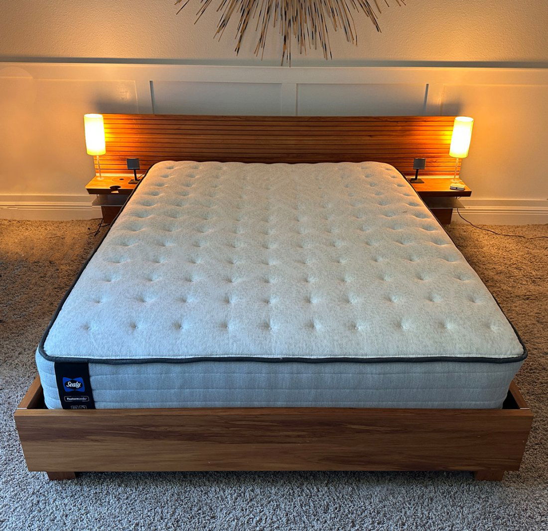 Modern Pause Design Mobel Bed (new Zealand) Auction