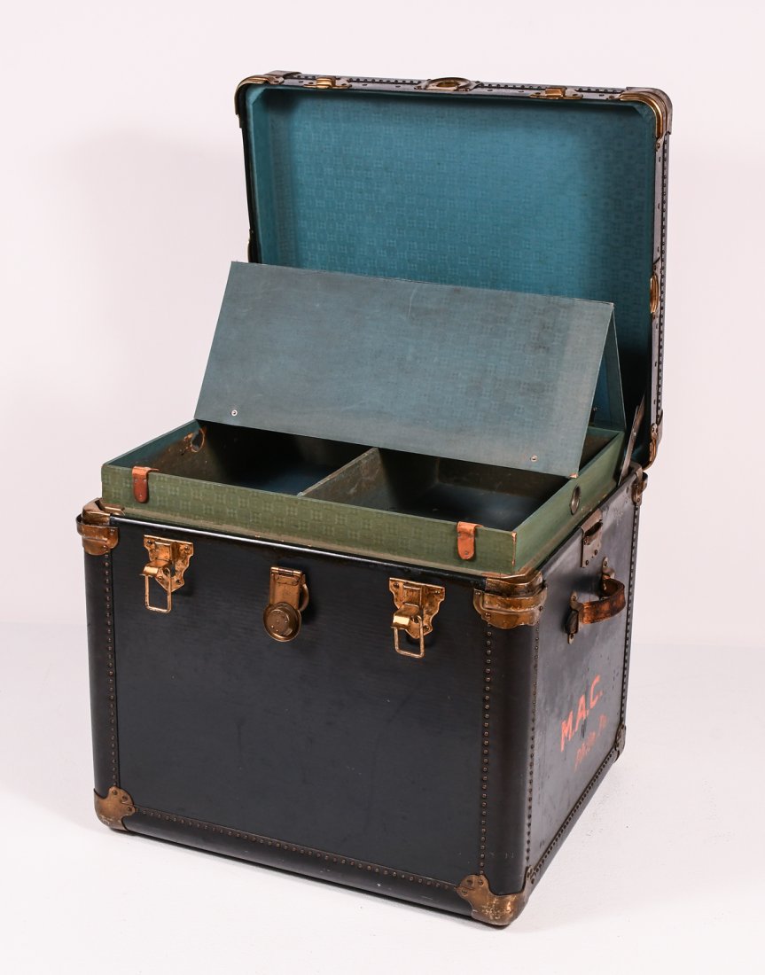 Wheary Travel Trunk Auction