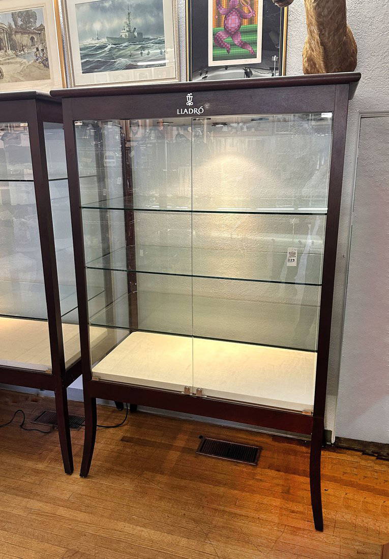 Illuminated 8-light Lladro Locking Display Cabinet Auction