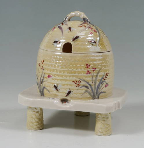BELLEEK PORCELAIN HONEY POT ON STAND - Jan 25, 2015 | Burchard ...