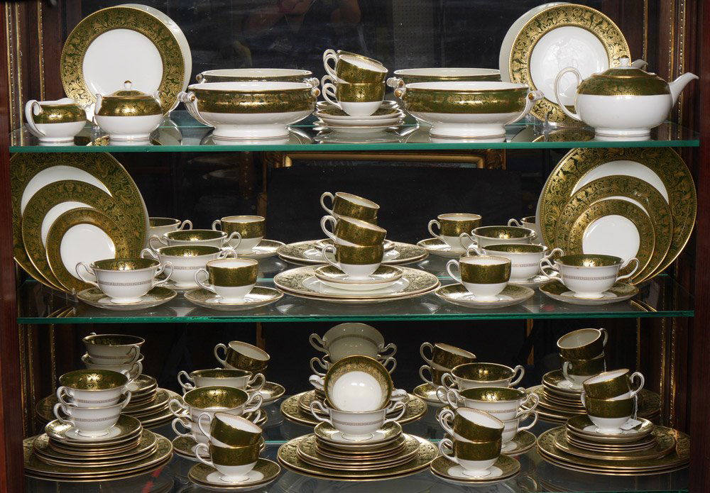 89 pc WEDGWOOD FLORENTINE FINE CHINA FOR 12