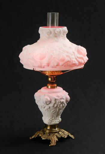 Fenton Puffy Rose Lamp