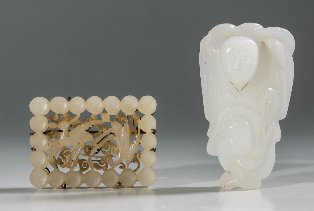 2 JAPANESE CARVED STONE NETSUKE & BROOCH