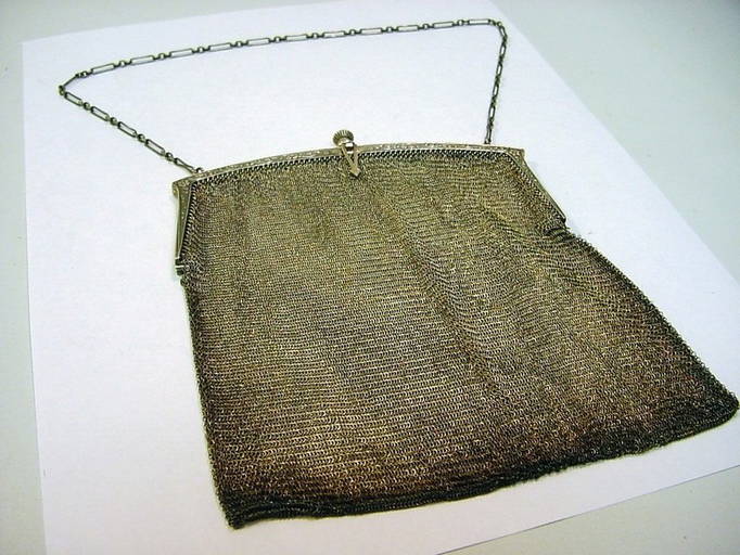 Antique Sterling Silver Ladies Chain Purse 142 G