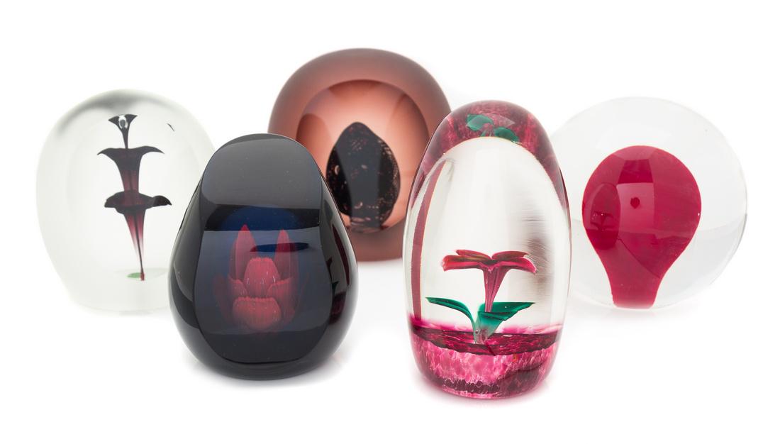 * A Group of Five Glass Paperweights, examples by Peter - May 08, 2018 ...