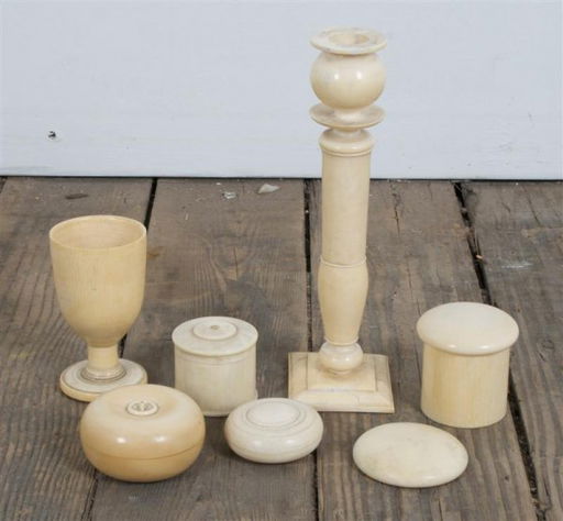 122: A Collection of Turned Ivory Articles, Height of c - Nov 01, 2009 ...