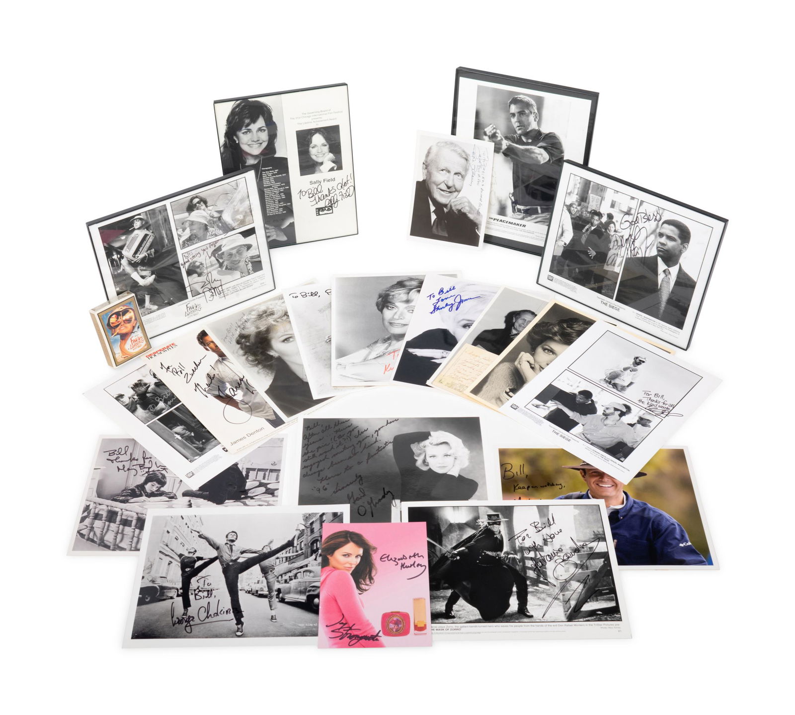 (celebrity) A Group Of 16 Autographed Celebrity Photos,