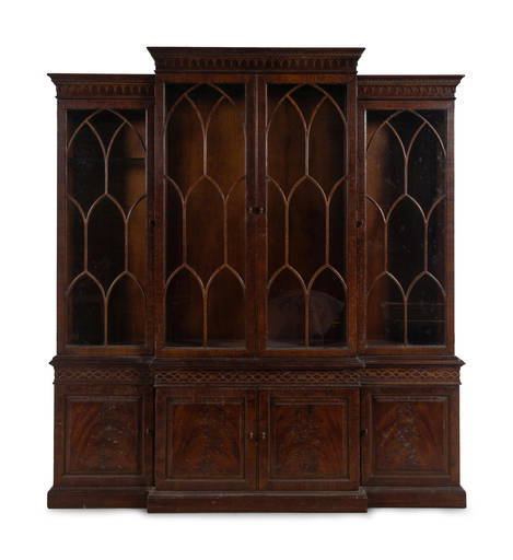 A Henredon Mahogany Breakfront Bookcase - Jan 14, 2022 | Hindman in IL