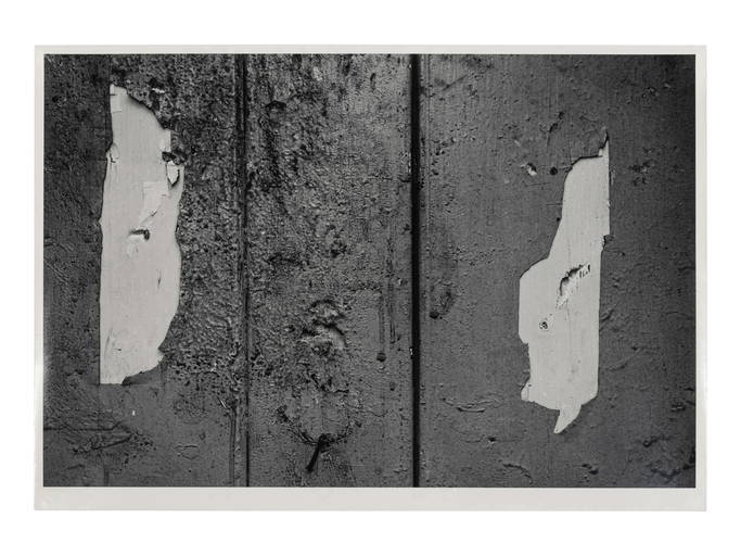 Aaron Siskind (1903-1991) West Street 2, 1950 (#0094) on Dec 06, 2022 ...