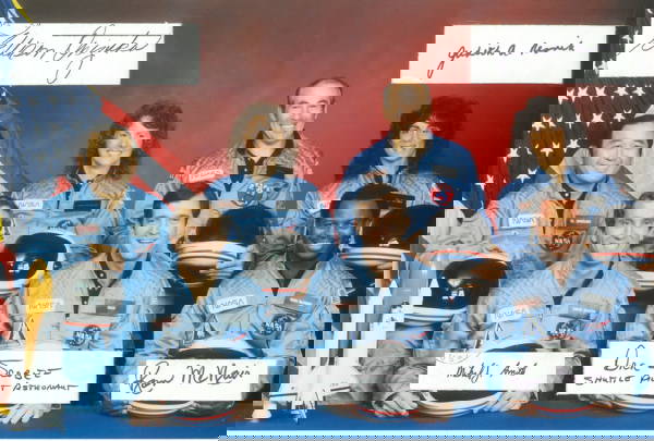 Scobee, Smith, Mcnair, Onizuka And Resnik Autograp