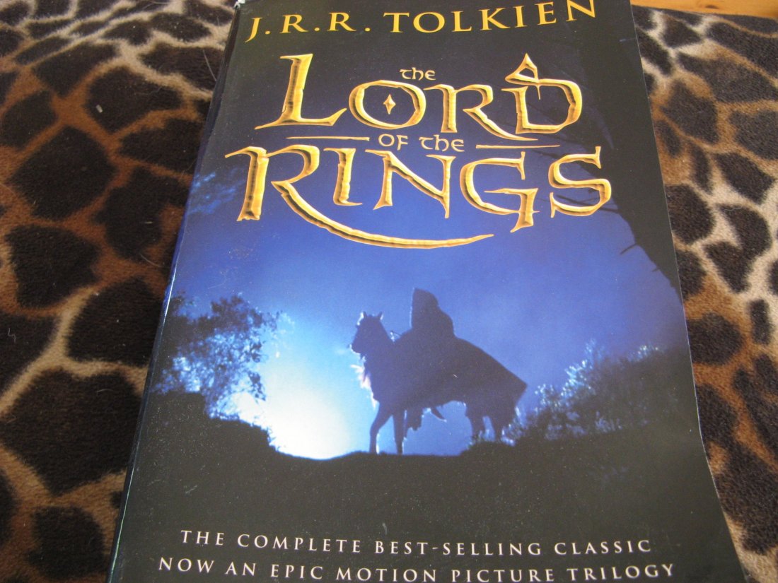 Jrr Tolkien's Lord Of The Rings Signed By Peter Jackson