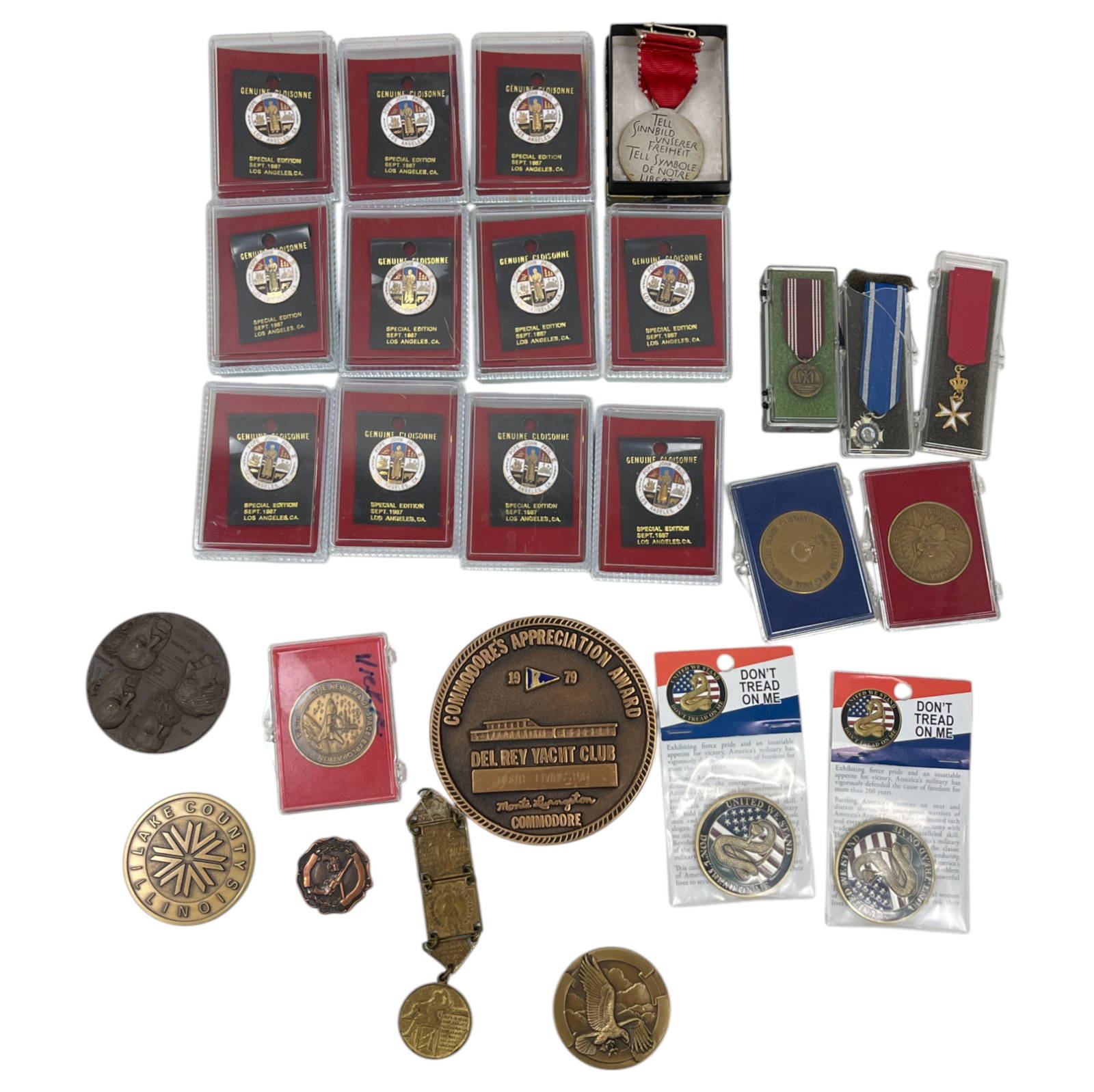 Us Military La County Pins Large Lot Of Medals Orden Awards Auction