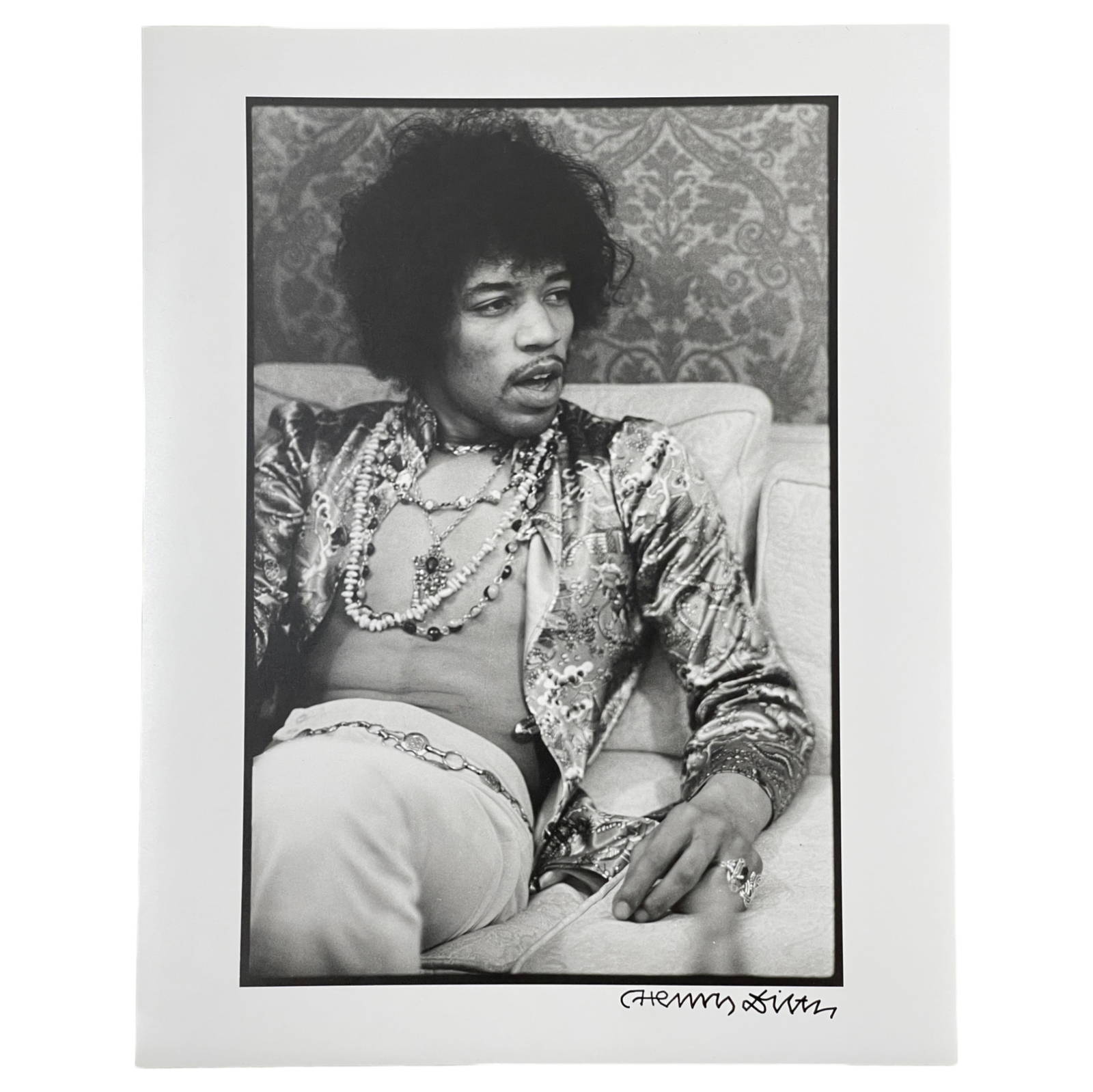 Henry Diltz Signed Silver Gelatin Photograph Of Jimi Hendrix Auction