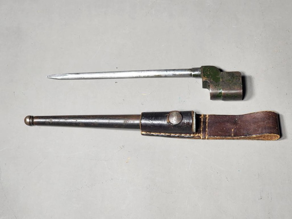 Wwii Era British No.4 Mk.1 Spike Bayonet With Scabbard And Frog Wwii Era British No.4 Mk.1 Spike Bayonet With Scabbard And Frog