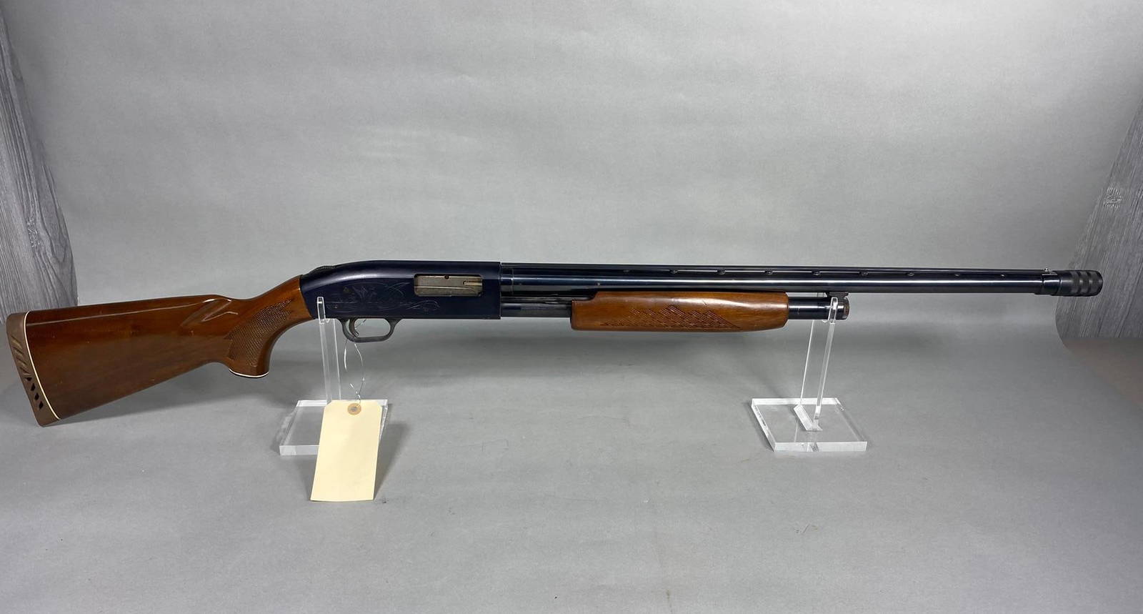 Western Field 12 Ga. Semi Auto Shotgun M550abr Auction