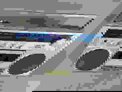 Vintage Toshiba Boombox. Auction