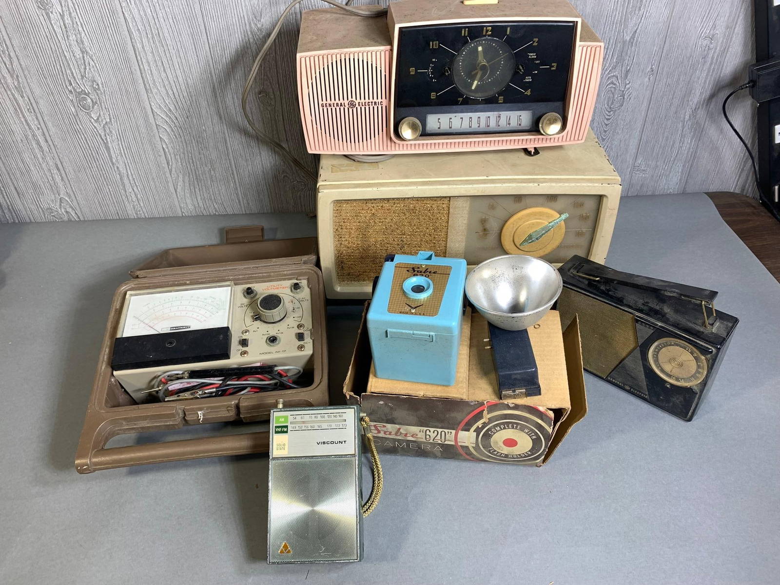 Vintage Radios, Sabre 620 Camera & Voltmeter Auction