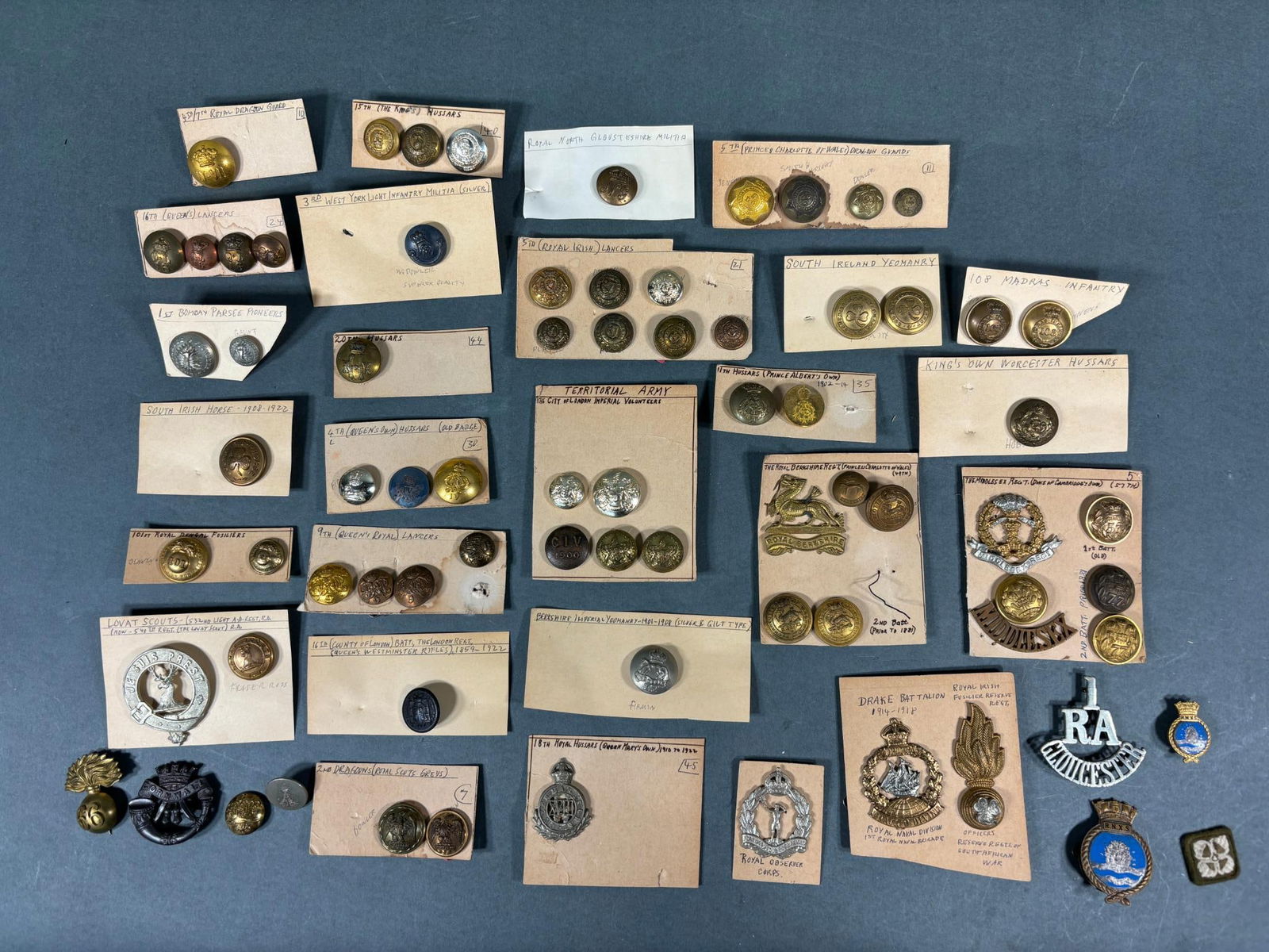 Vintage British Military Button And Badge Lot Auction
