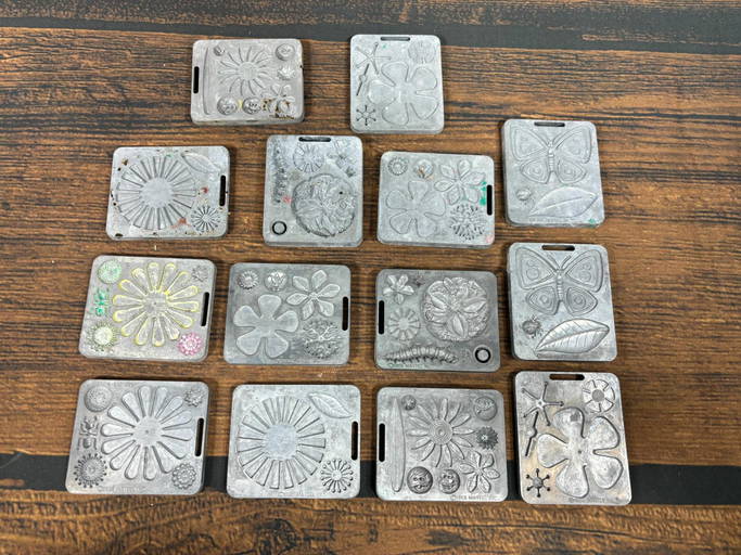 Vintage Thingmaker Forms Fun Flowers 1966 Mattel