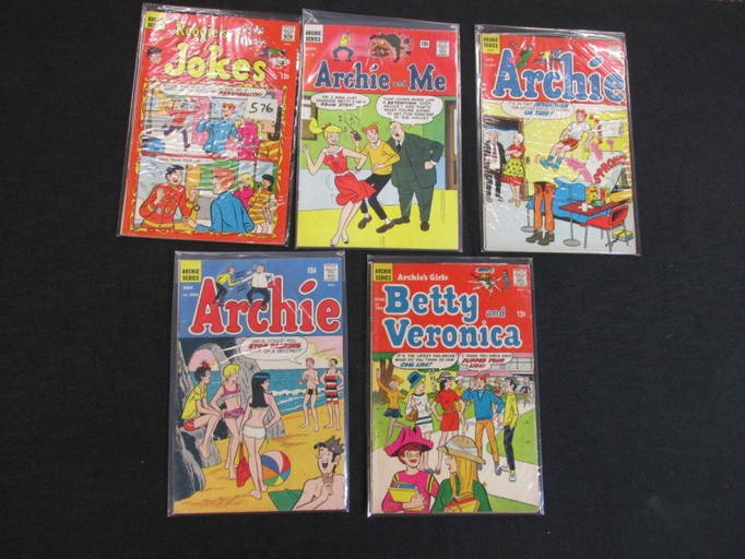 Comic Book Lot: 5 Archie And Reggie Comic Books