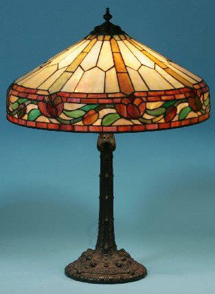 WILKINSON LEADED GLASS TABLE LAMP| Fitted with a - Sep 19, 2004 | Bunte ...