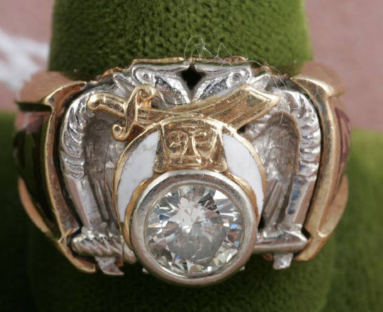 Gentleman's 32nd Degree Masonic Ring| Set With On